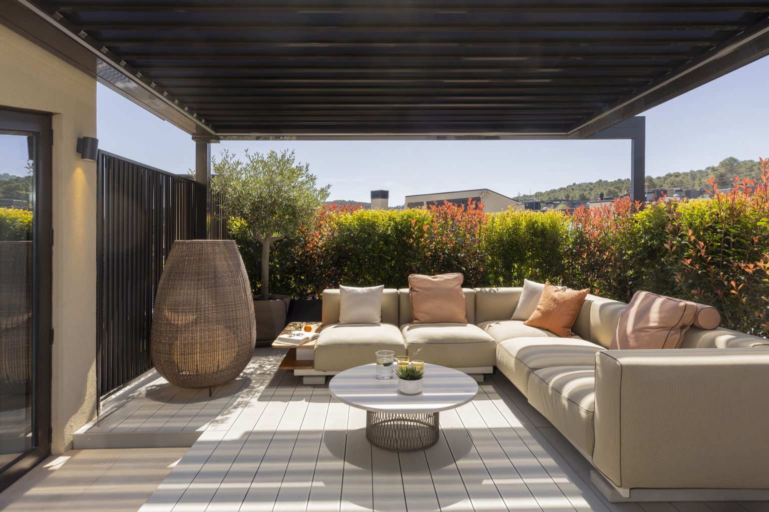 Diseño de terrazas y jardines con piscina y barbacoa: la guía completa ...